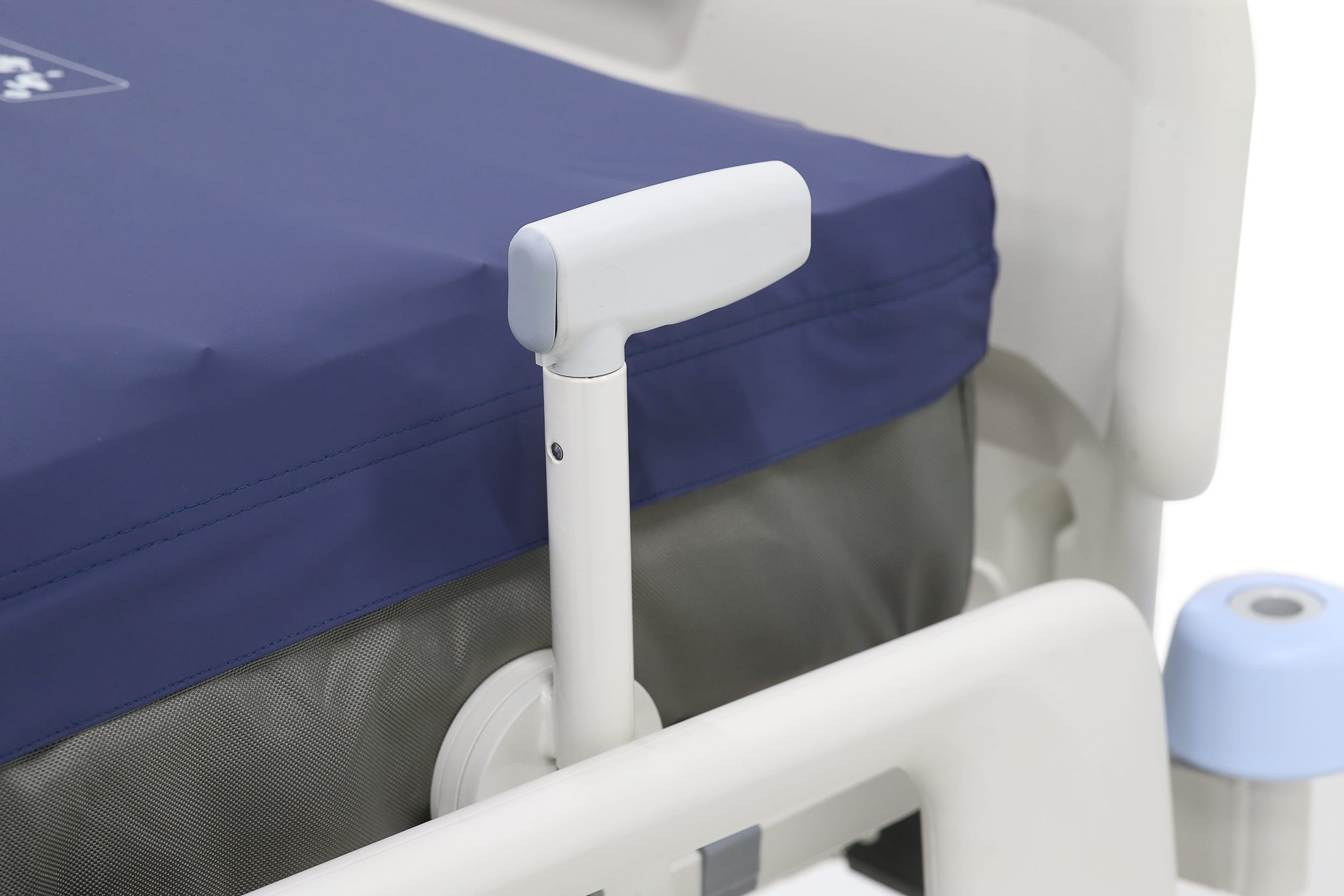 LINET Essenza 300 Universal Low Height Bed with Telescopic Side Rails ...